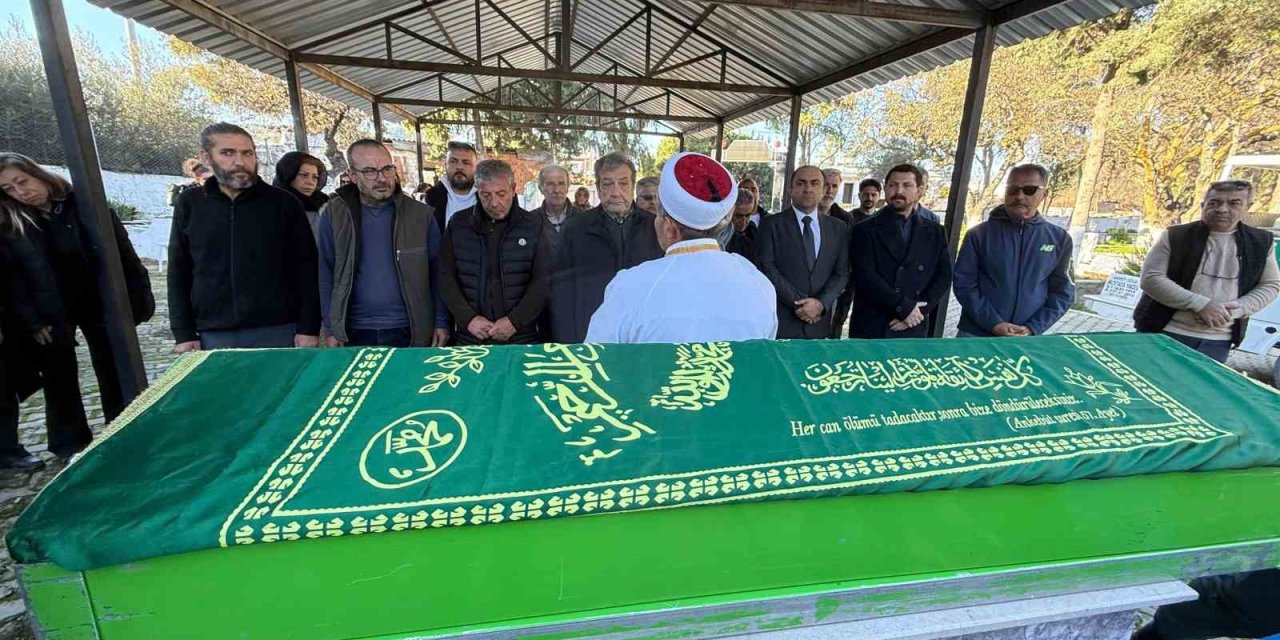 Ünlü sanatçı Sezai Altekin, Bodrum’da son yolculuğuna uğurlandı