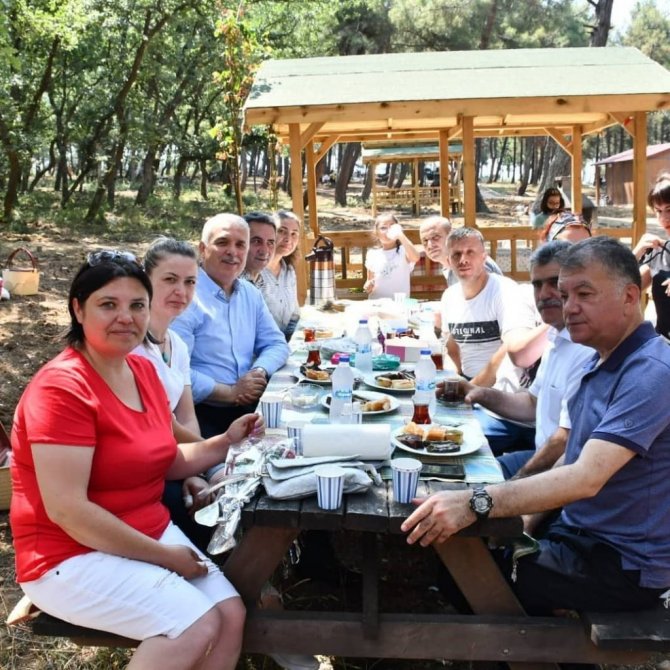 Dünya nüfus gününe özel nüfus müdürlüğünden piknik etkinliği