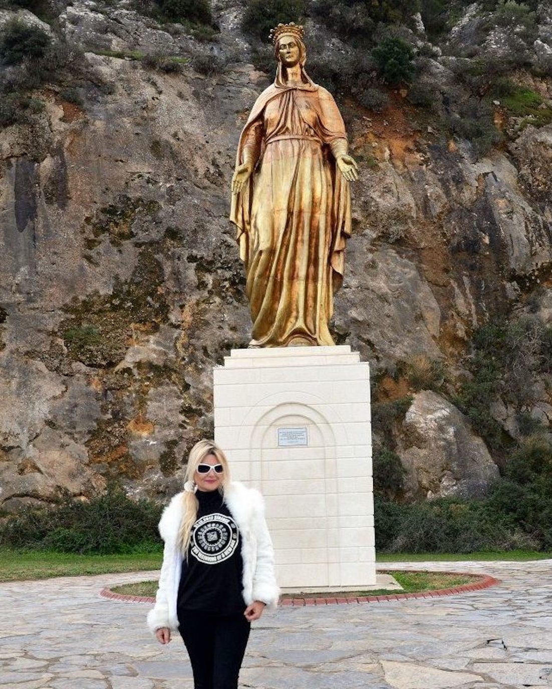 Yolu İzmir’den geçen Zübeyde Ana ve Meryem Ana