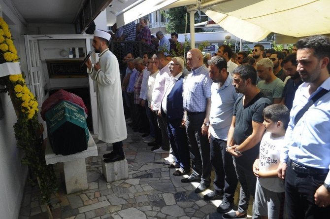 Balayı yolundaki hayatını kaybeden Özlem Demir Yalın son yolculuğuna ...