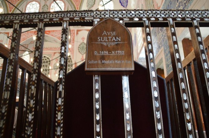 Restorasyonu tamamlanan Hatice Turhan Valide Sultan Türbesi açıldı